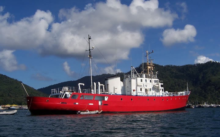 Yacht LADY CHEBUCTO, Ferguson Industries | CHARTERWORLD Luxury ...